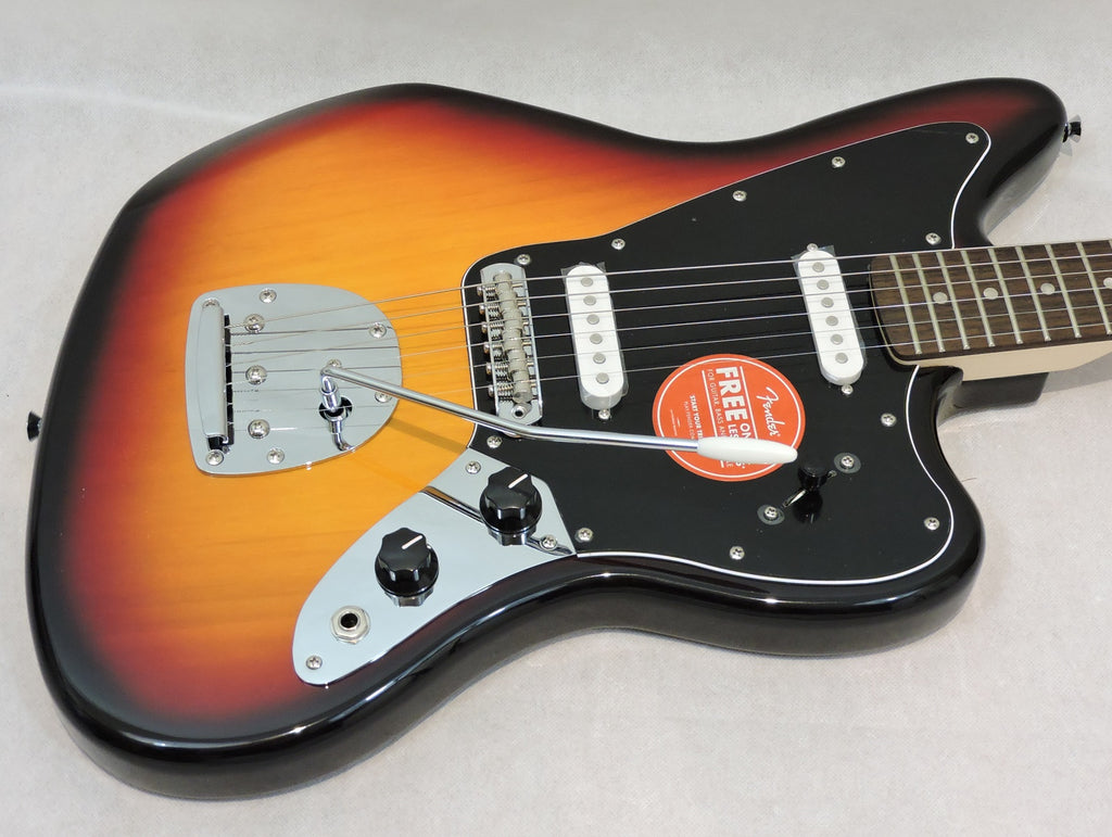 Squier Affinity Series™ Jaguar®, Laurel Fingerboard, Black Pickguard ...